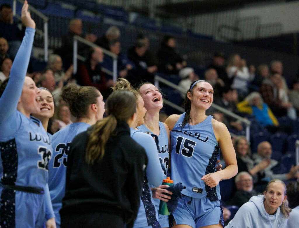 Gallery: WWU outpaces Central Washington, 100-75 | Cascadia Daily News